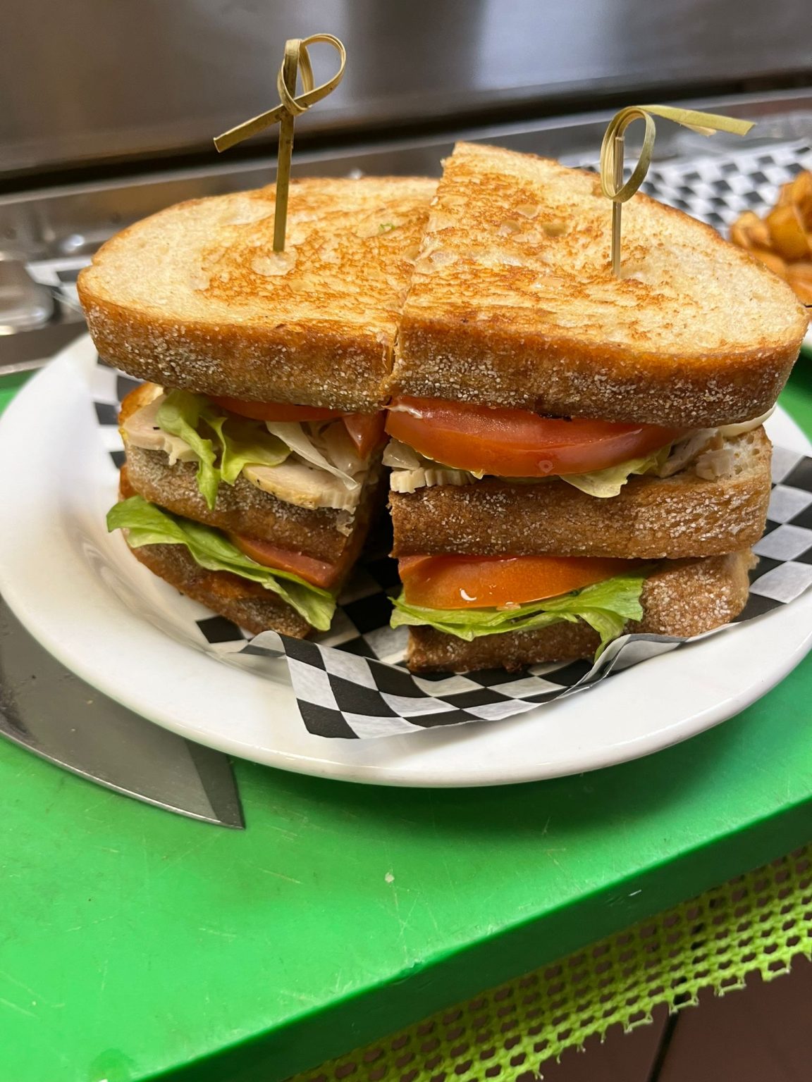 Lux Breakfast & Lunch